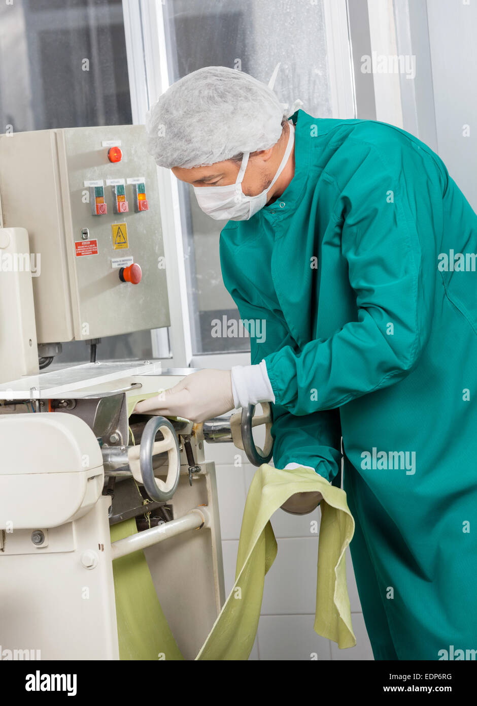 Chef using machine hi-res stock photography and images - Alamy