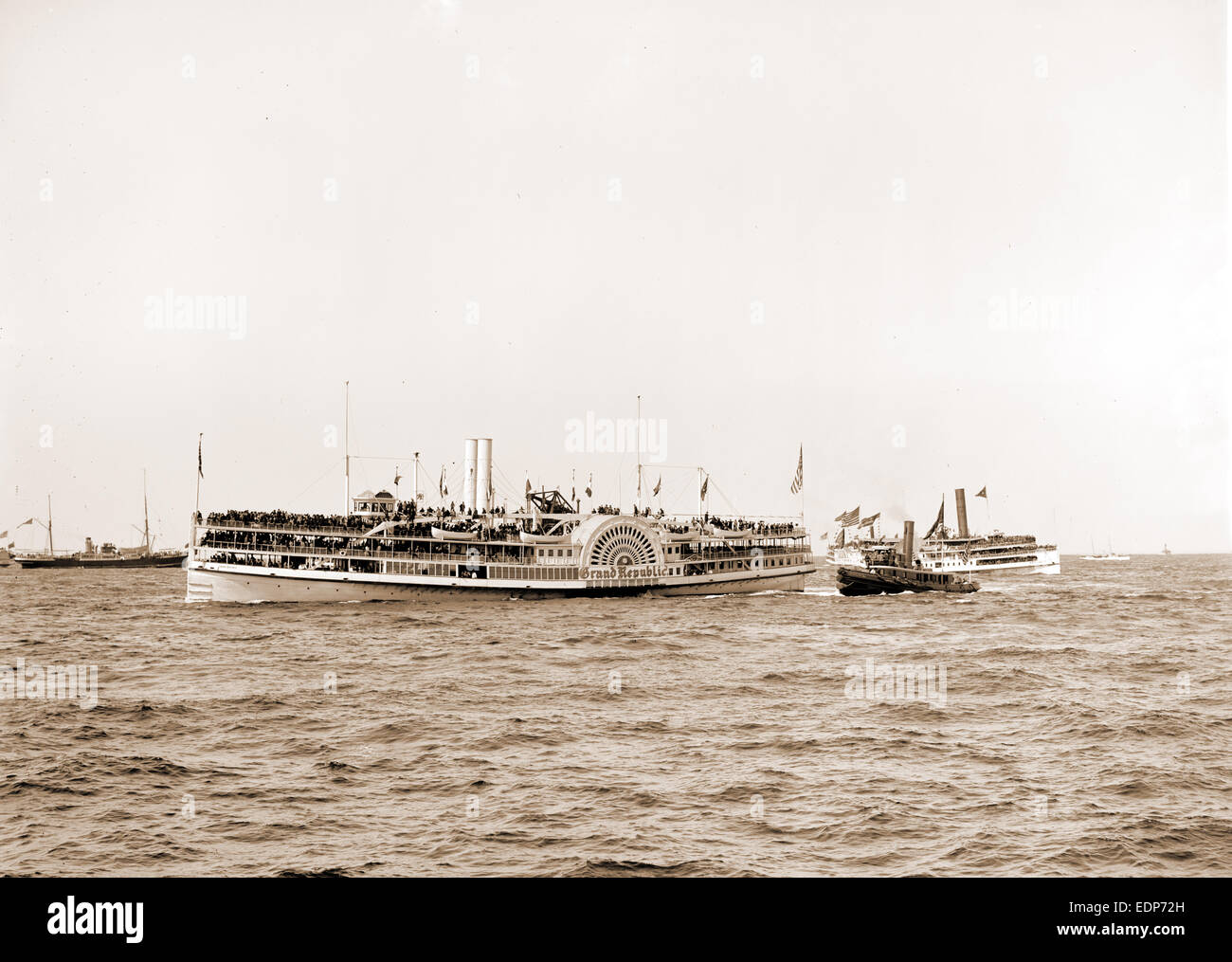 Part of the excursion fleet, Grand Republic (Side wheeler), America's ...