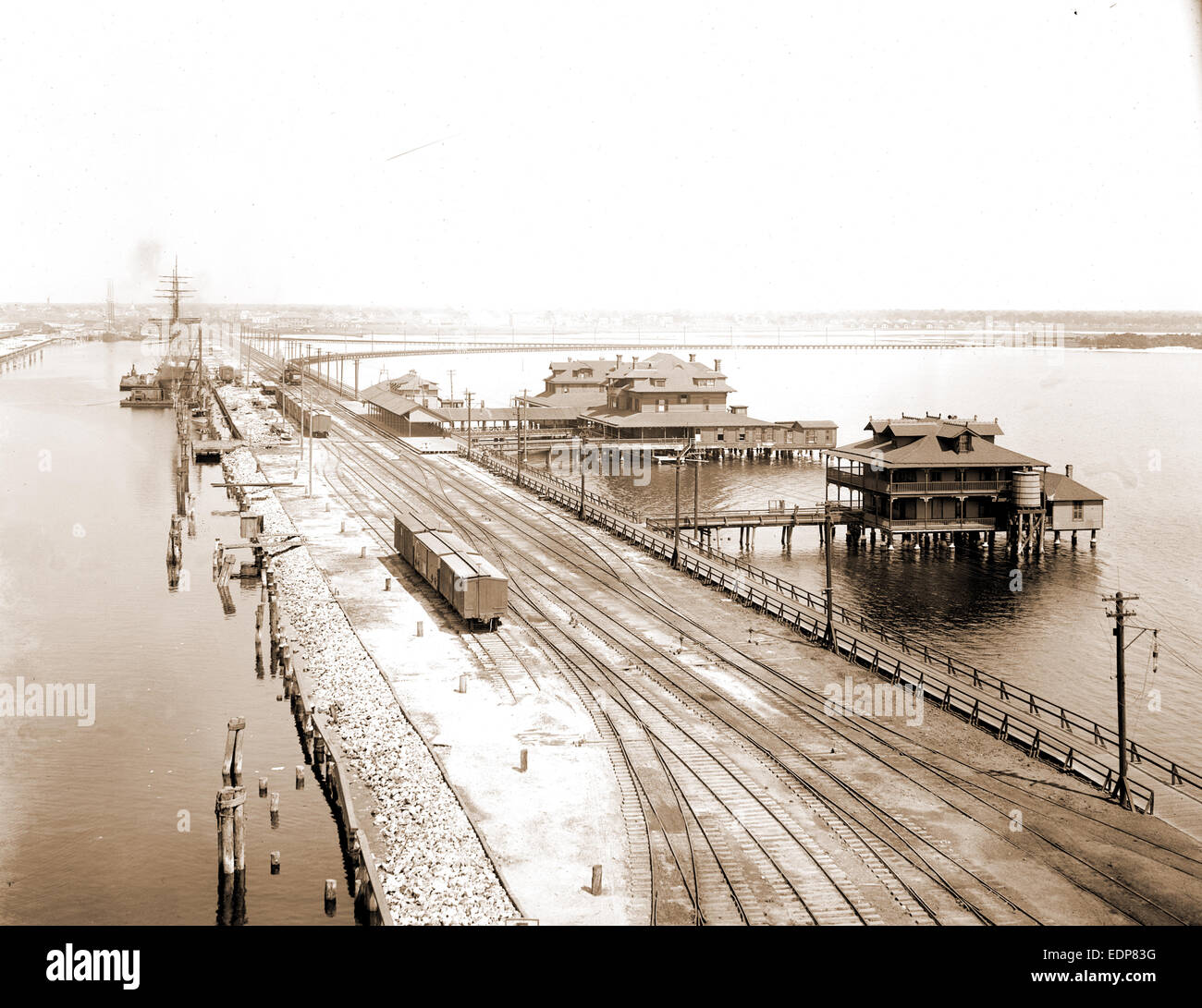 Tampa Inn and docks, Tampa, Fla, Piers & wharves, Hotels, Railroad ...