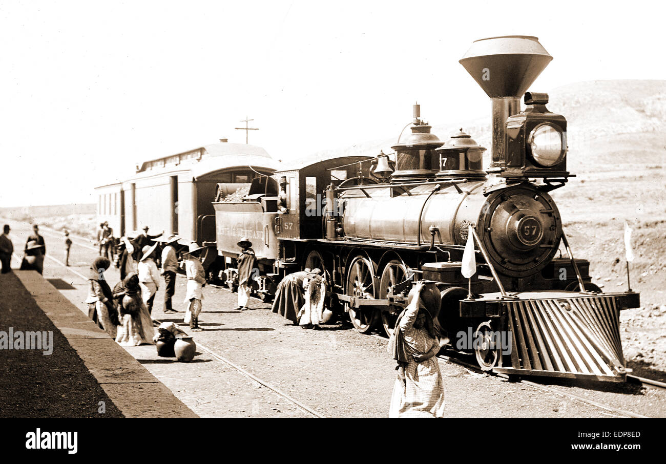 Mexican central railway train hi-res stock photography and images - Alamy