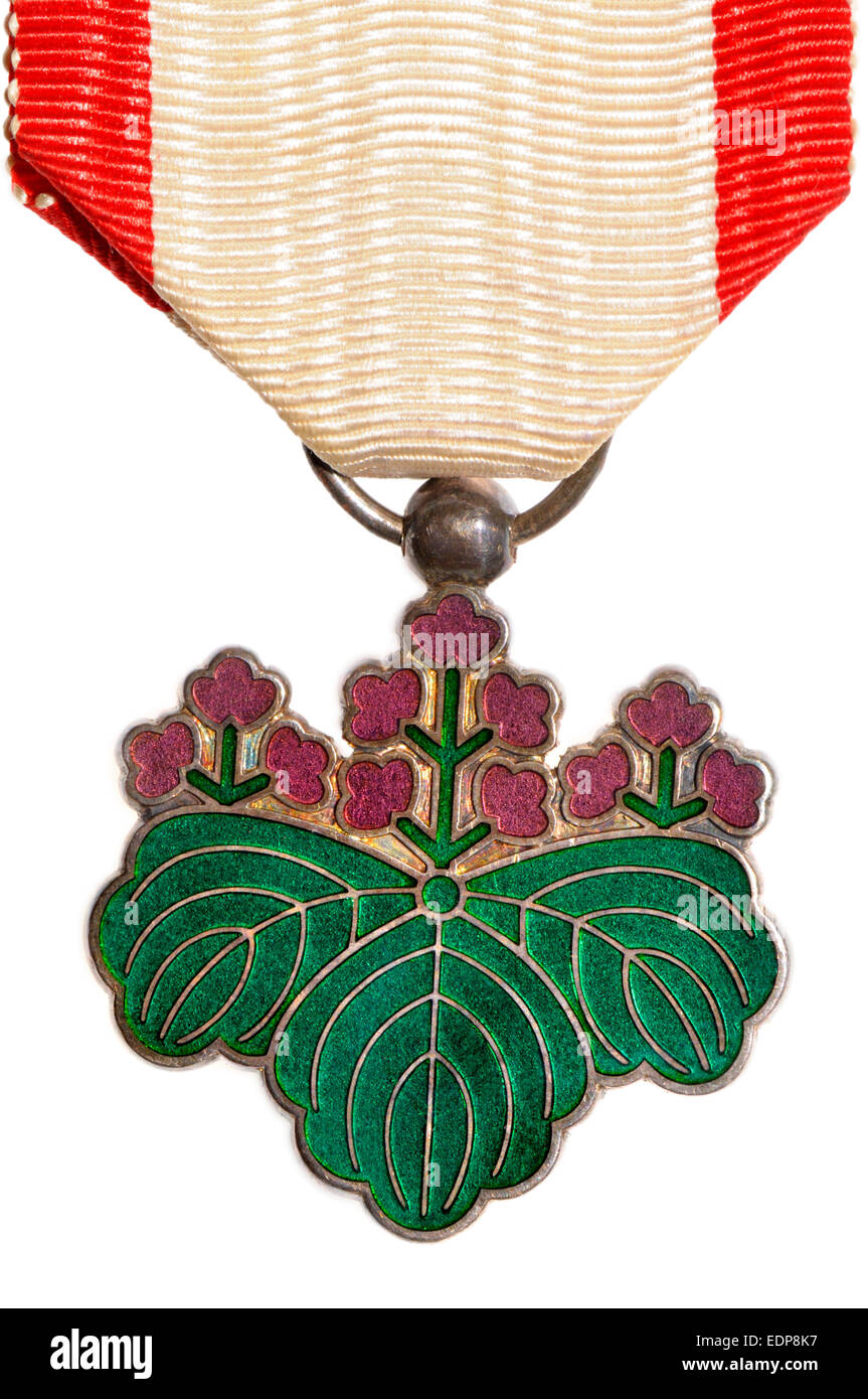 Japanese Medal: Order of the Rising Sun (7th class Stock Photo - Alamy