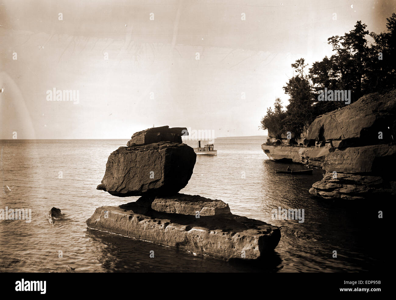 Rock in Apostle Islands, Lake Superior, Rock formations, Lakes & ponds ...