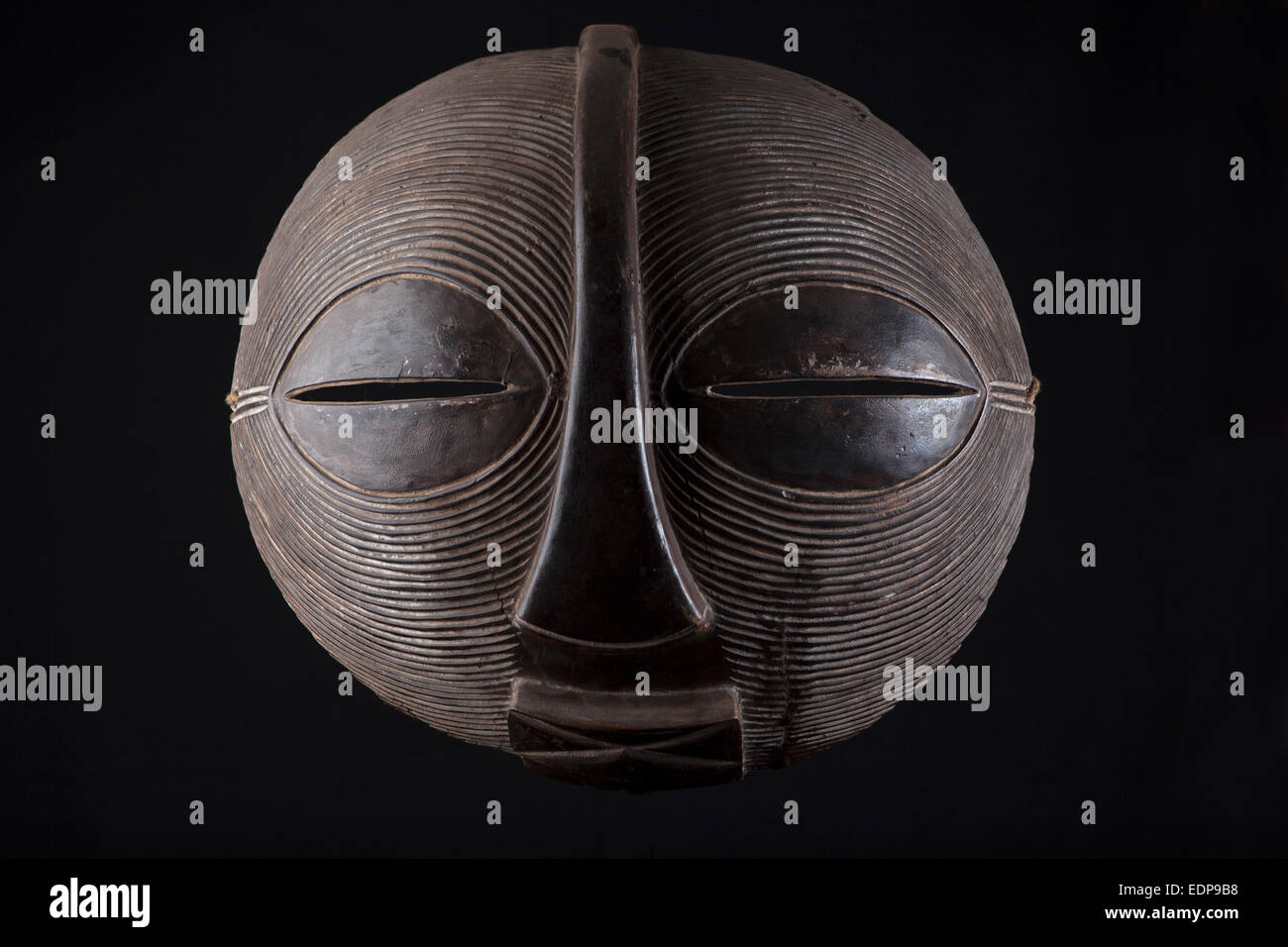 African mask congo hi-res stock photography and images - Alamy