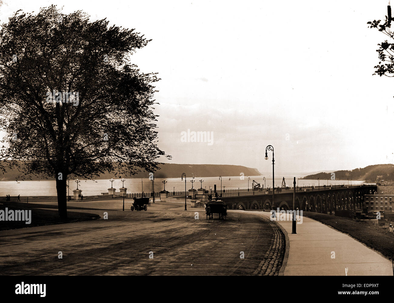 Riverside drive viaduct hi-res stock photography and images - Alamy