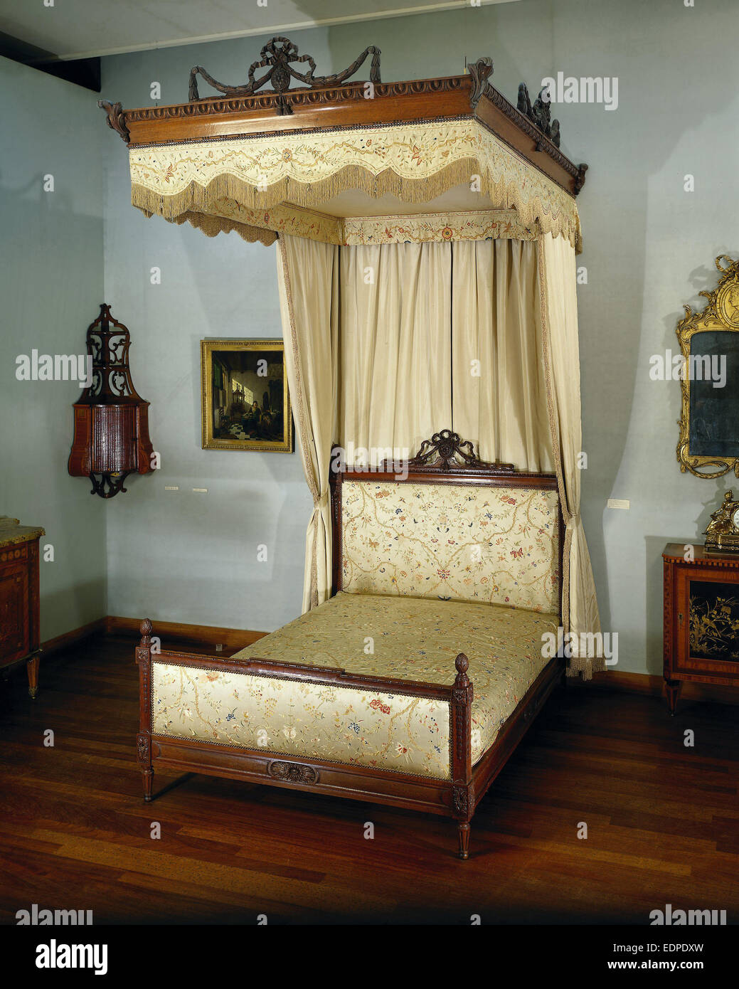 Loose curtains hi-res stock photography and images - Alamy