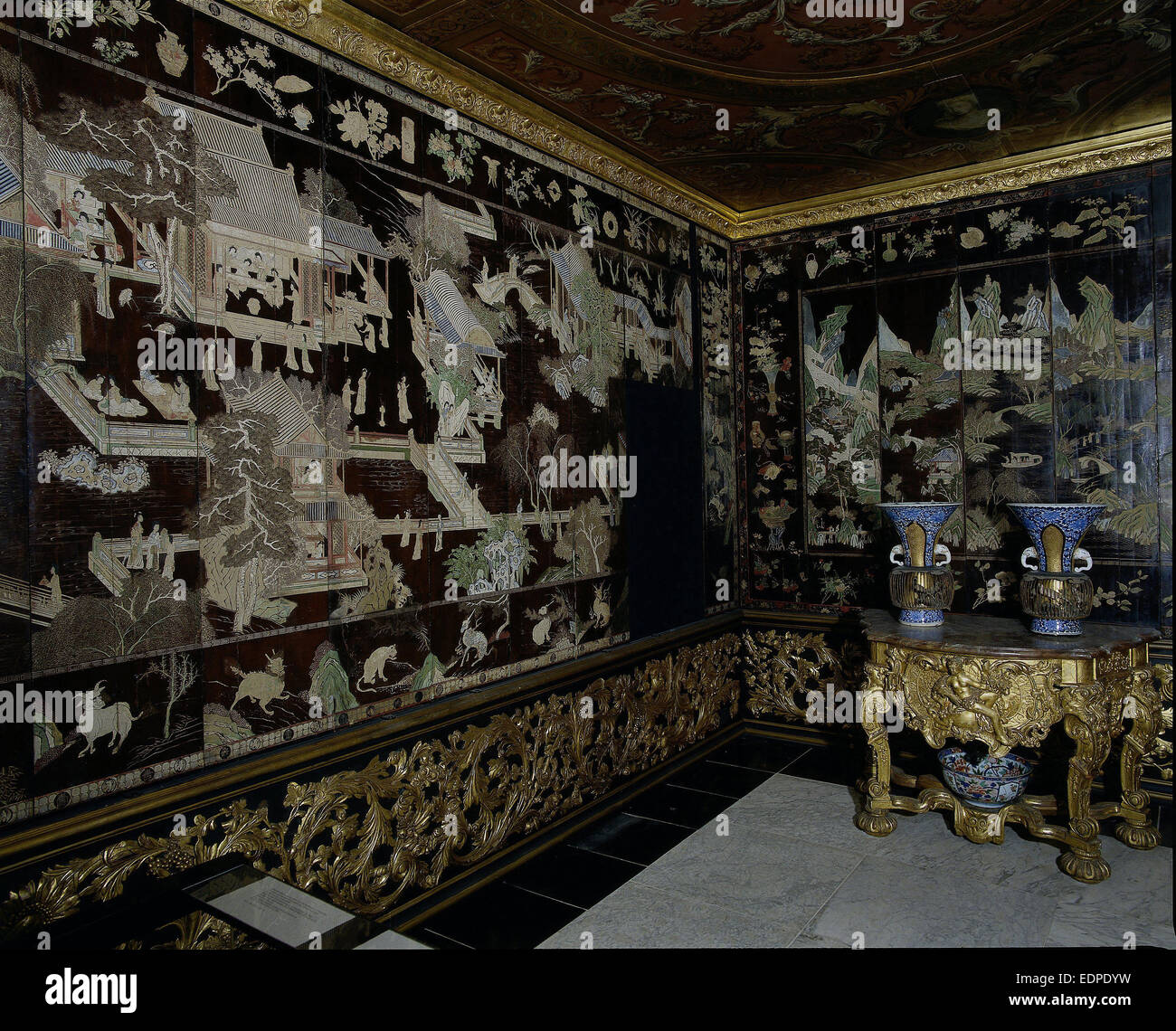 Chinese lacquer hi-res stock photography and images - Alamy