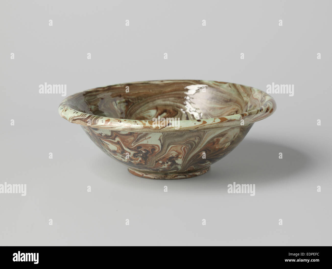 Everted mouth rim hi-res stock photography and images - Alamy