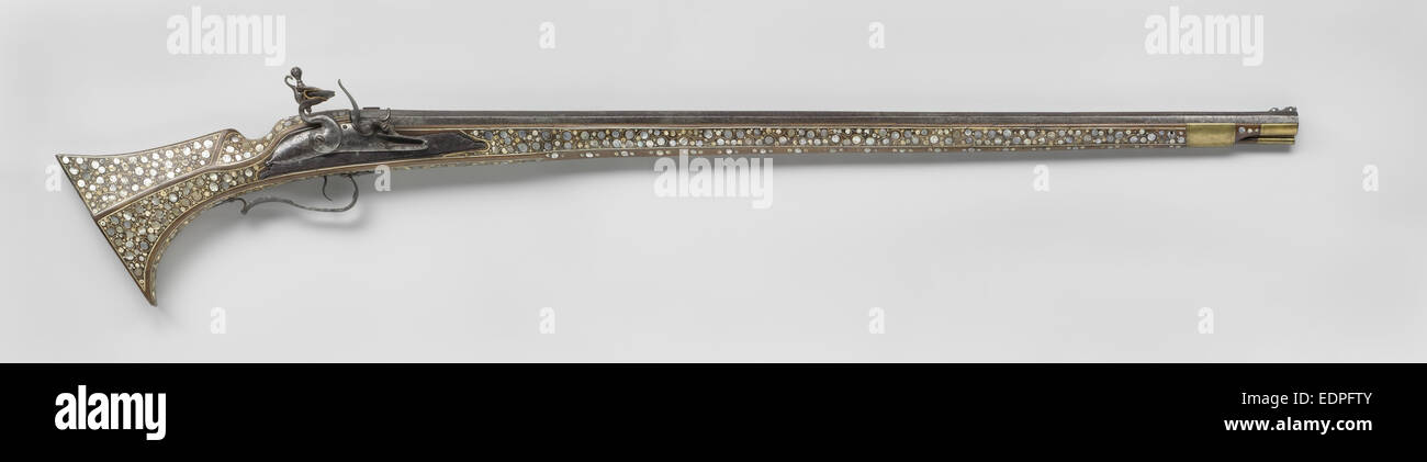 Matchlock musket hi-res stock photography and images - Alamy