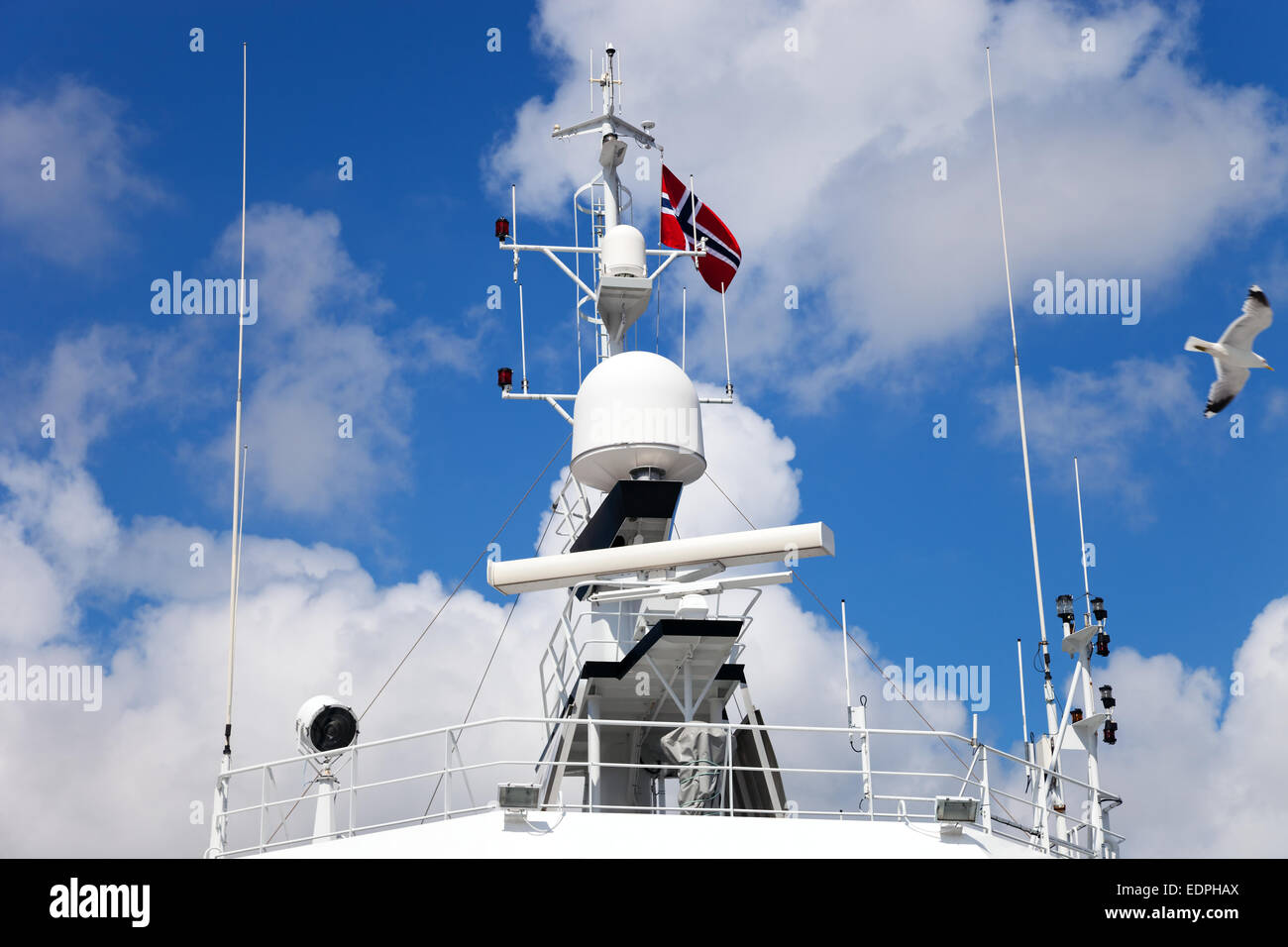 Radar mast hi-res stock photography and images - Alamy