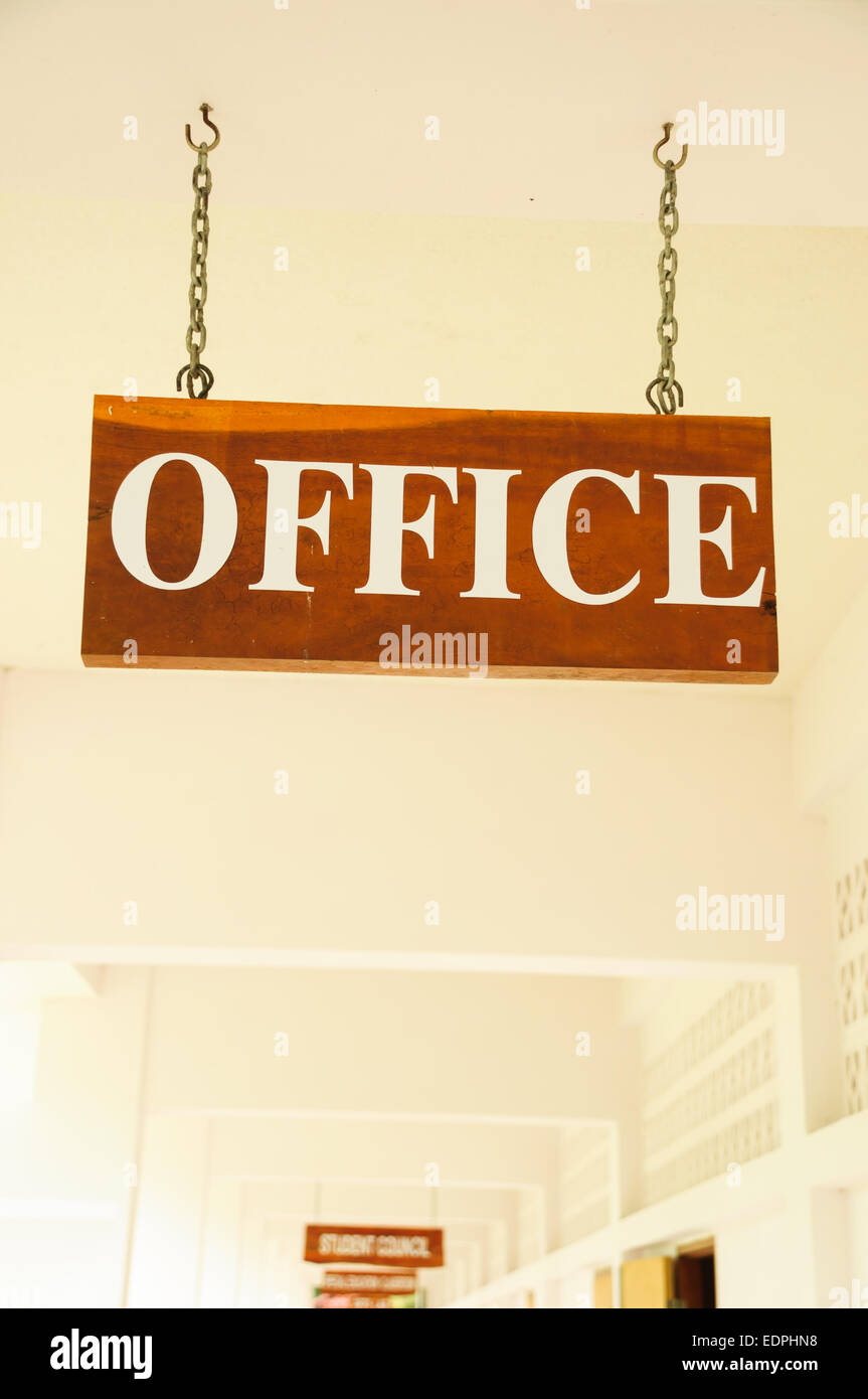 Shipping signs hi-res stock photography and images - Alamy