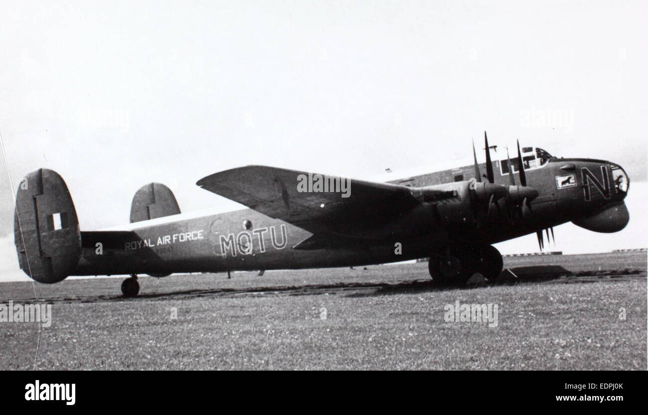 Photograph of the Avro 716 Shackleton T4 (registration 15 002526, ex ...