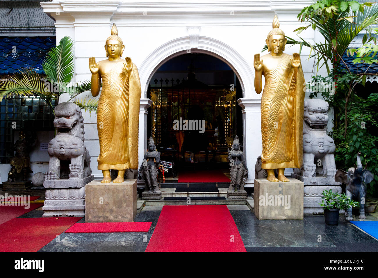 Gangaramaya Temple, Colombo, Sri Lanka Stock Photo - Alamy