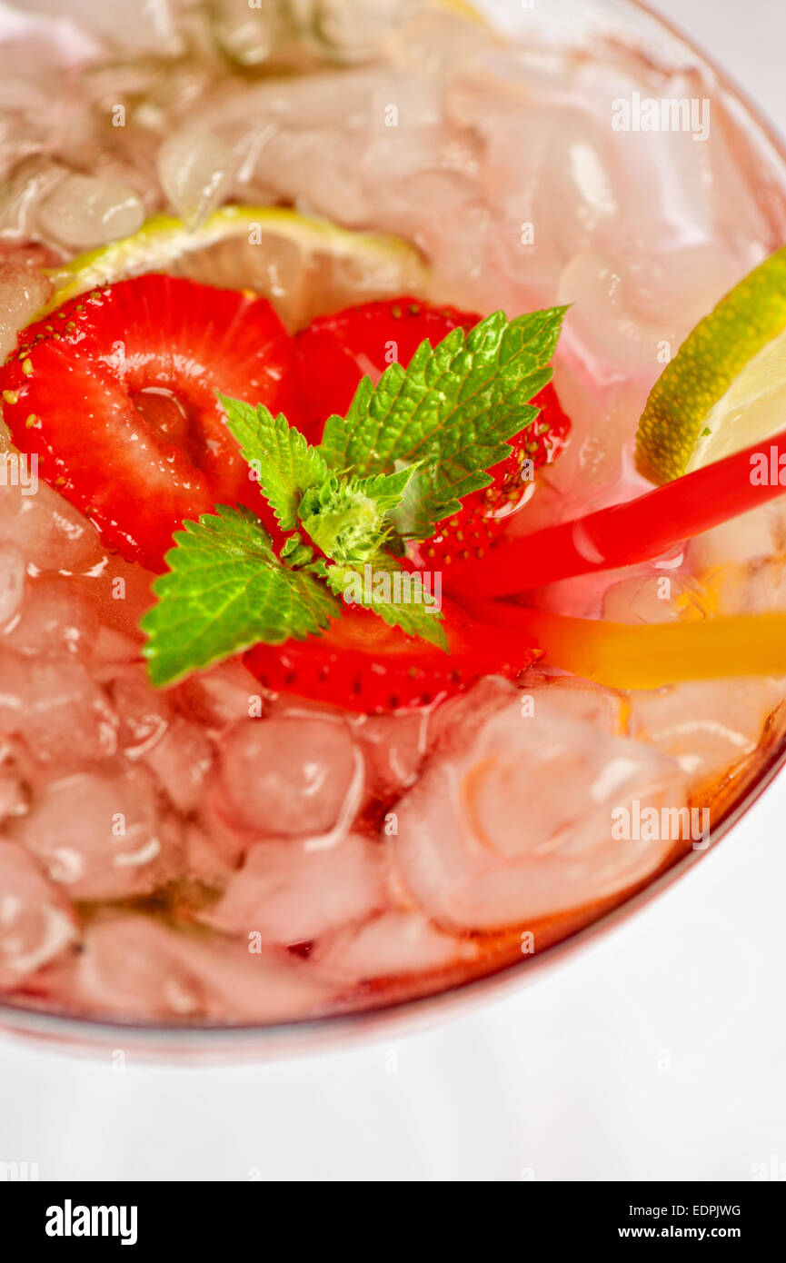 Strawberry mohito cocktail Stock Photo - Alamy