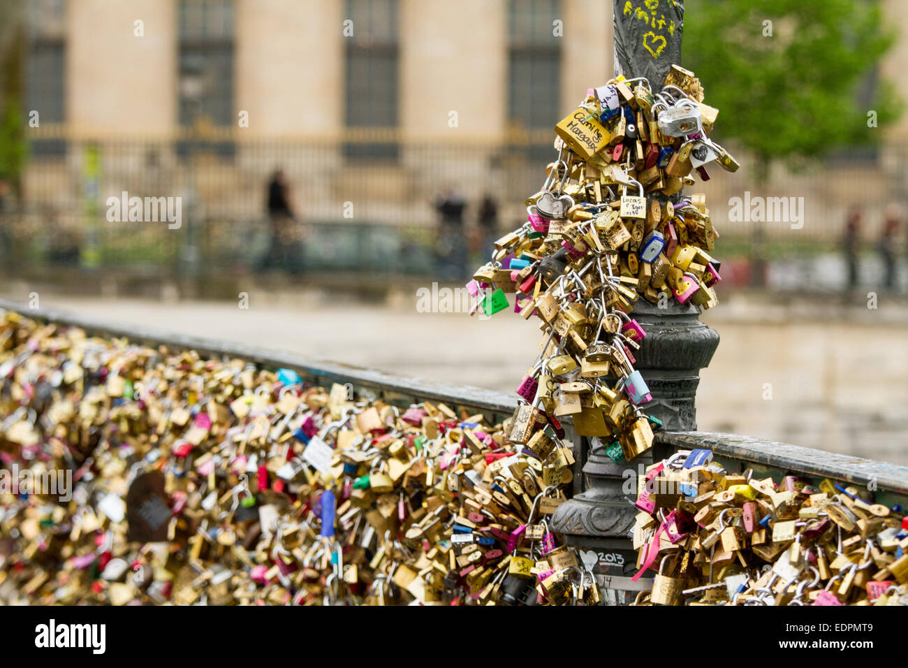 Parisian bridge locks hi-res stock photography and images - Alamy