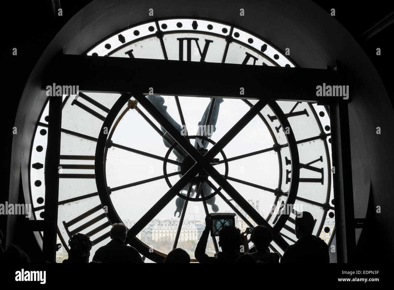 Huge clock hi-res stock photography and images - Alamy