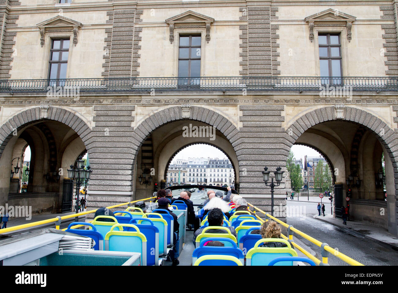 Paris touristic bus hi-res stock photography and images - Alamy