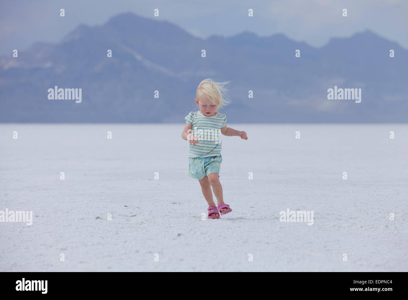 Walking awkwardly hi-res stock photography and images - Alamy