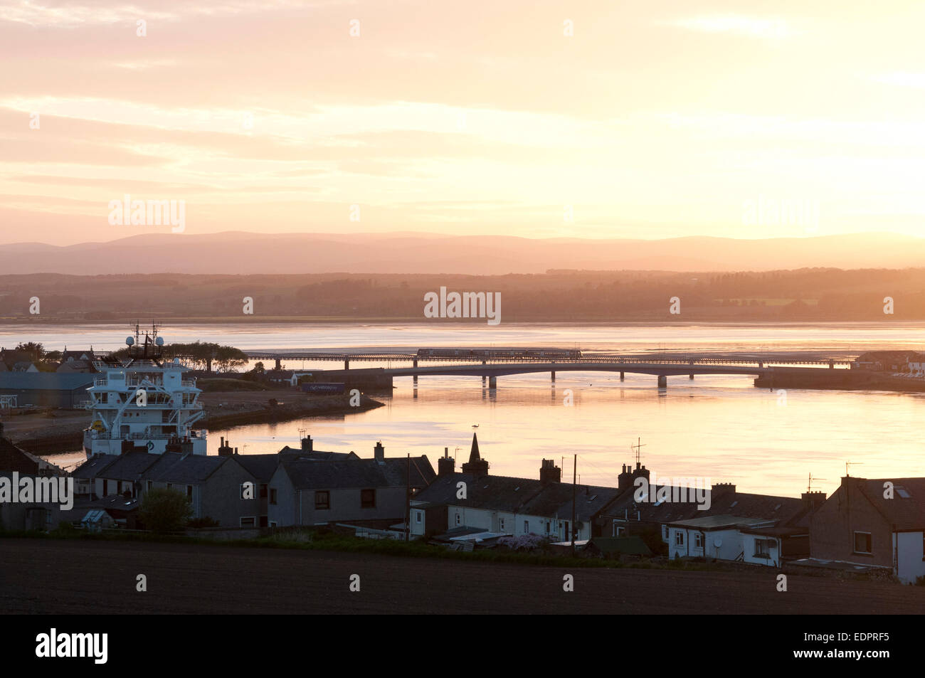 montrose sunset basin harbour bridge supply vesel Stock Photo - Alamy