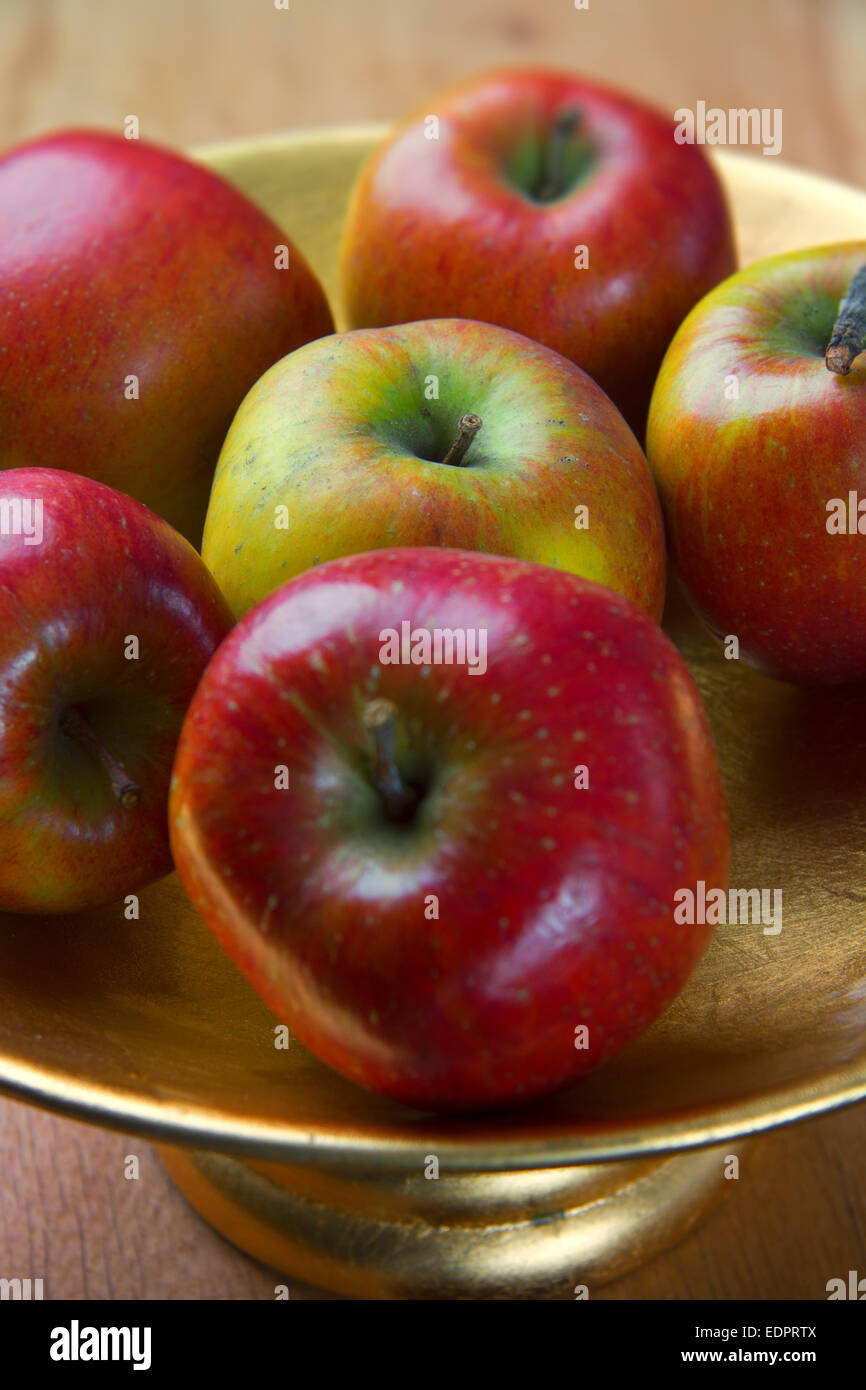 Dish of apples Stock Photo - Alamy