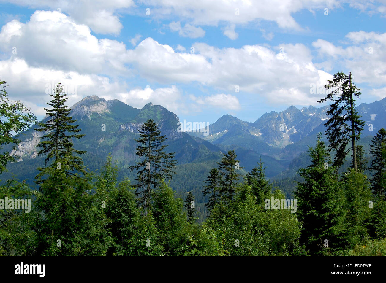 Sunny mountain scenery hi-res stock photography and images - Alamy