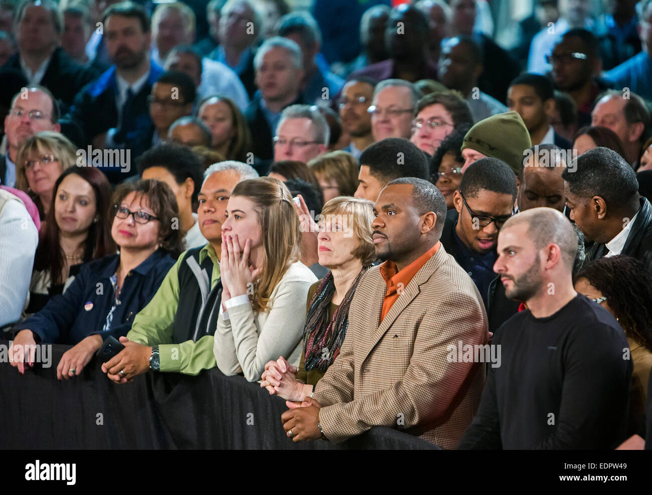 Diverse crowd hi-res stock photography and images - Alamy