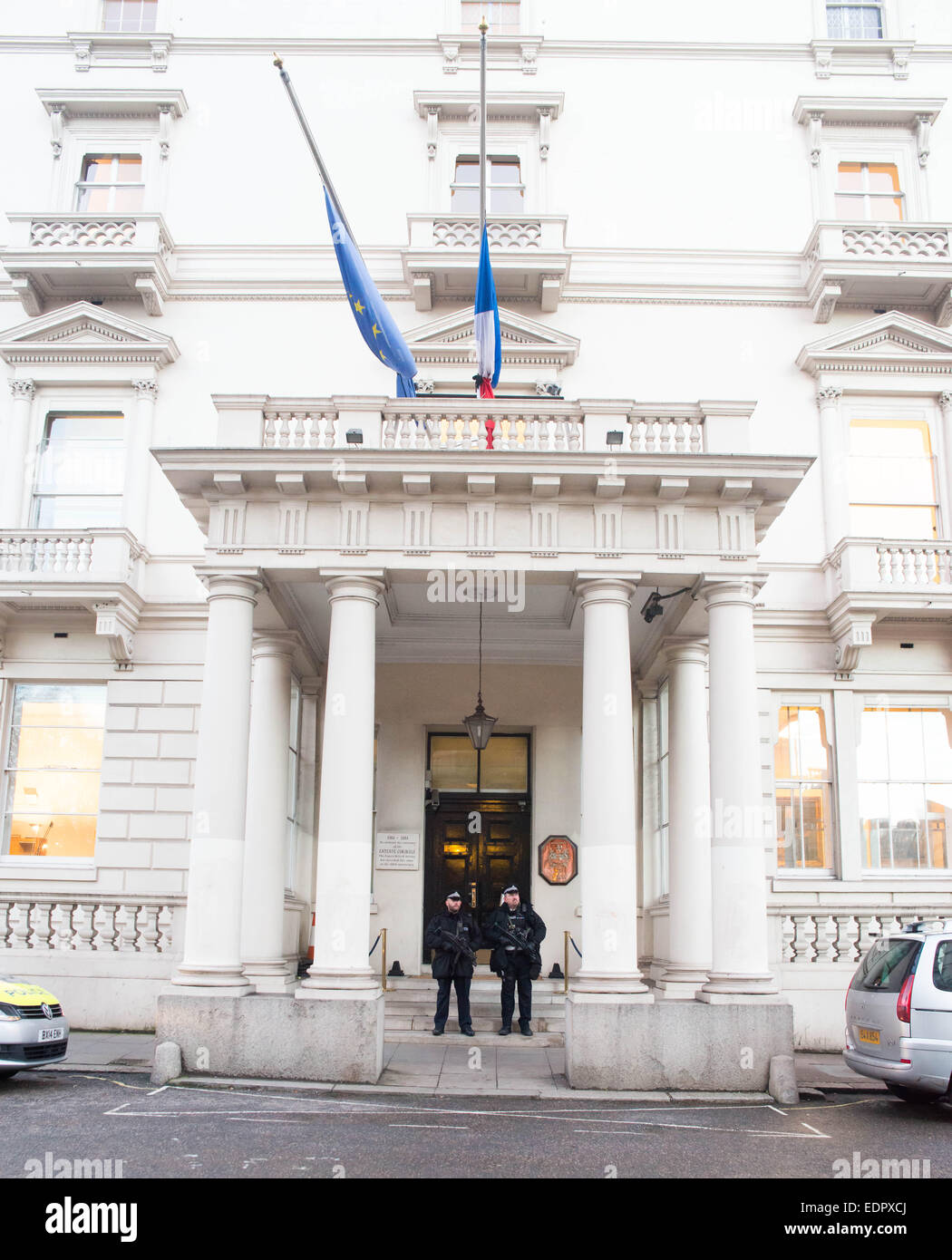 Embassy security hi-res stock photography and images - Alamy