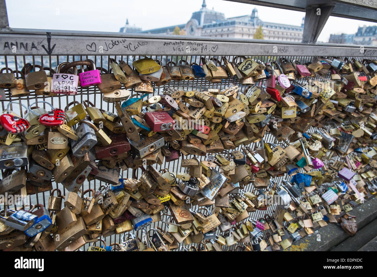 Solid partners hi-res stock photography and images - Alamy