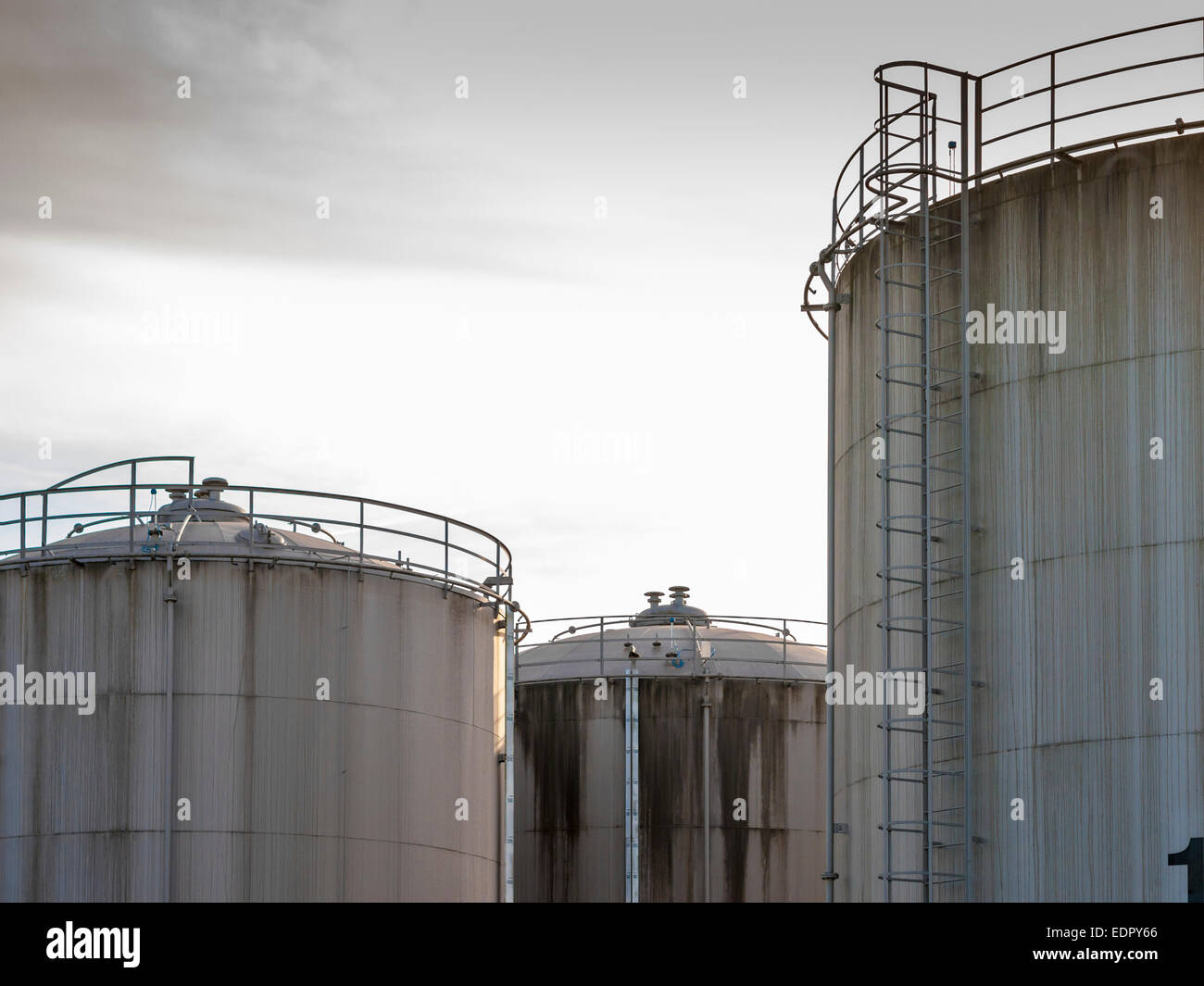 Refinery oil gas storage tank hi-res stock photography and images - Alamy