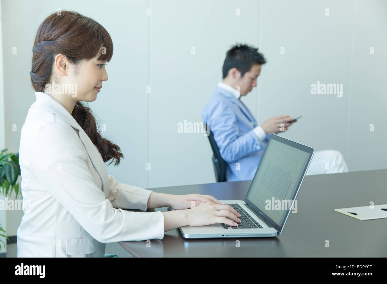 Using laptop computer hi-res stock photography and images - Alamy