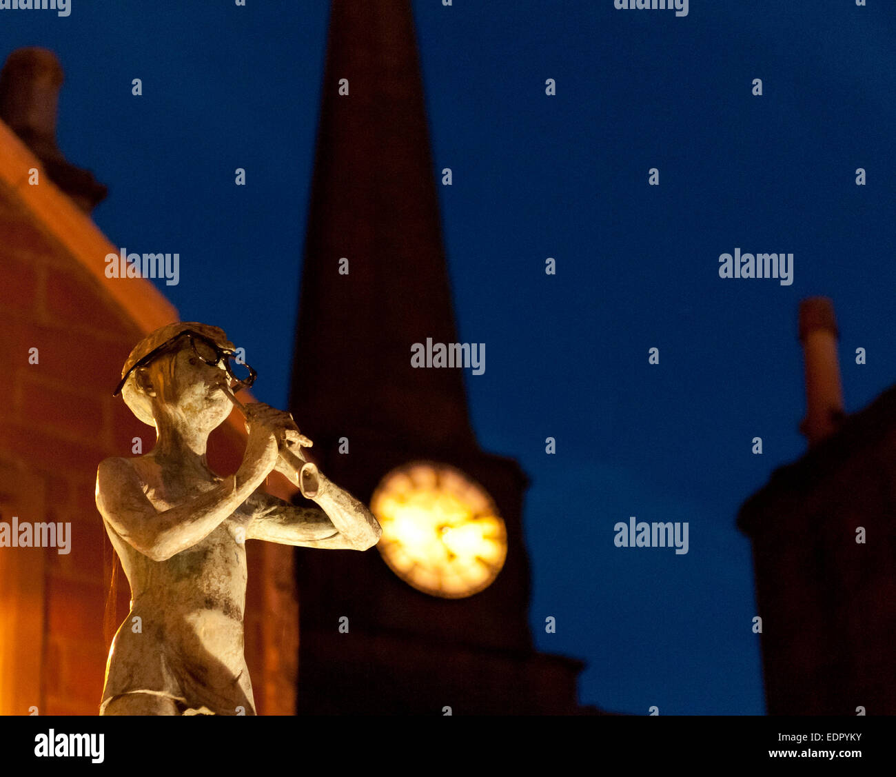 Barrie bronze sculpture hi-res stock photography and images - Alamy