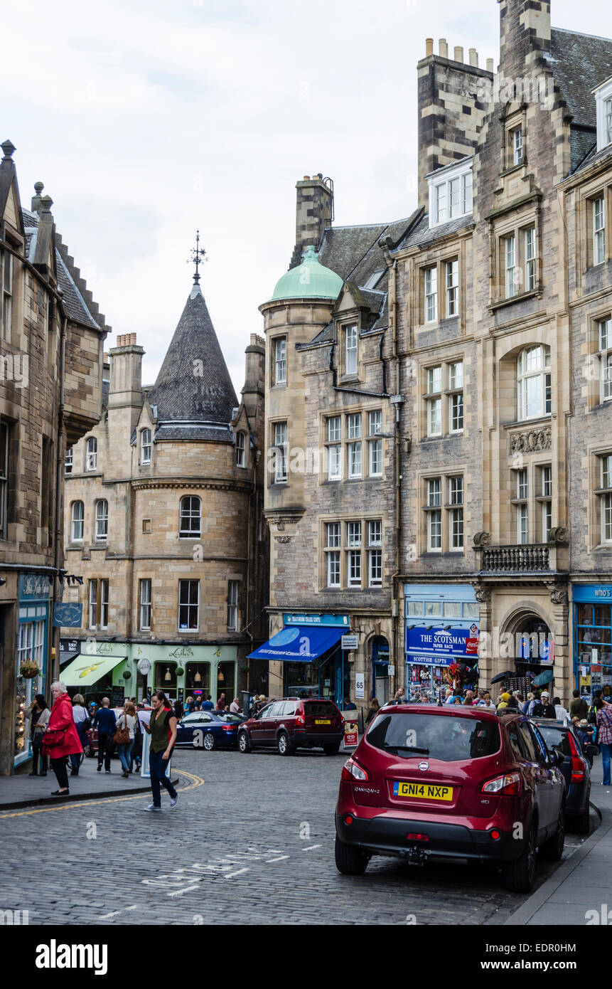 Street View in Edinburgh, UK Stock Photo - Alamy