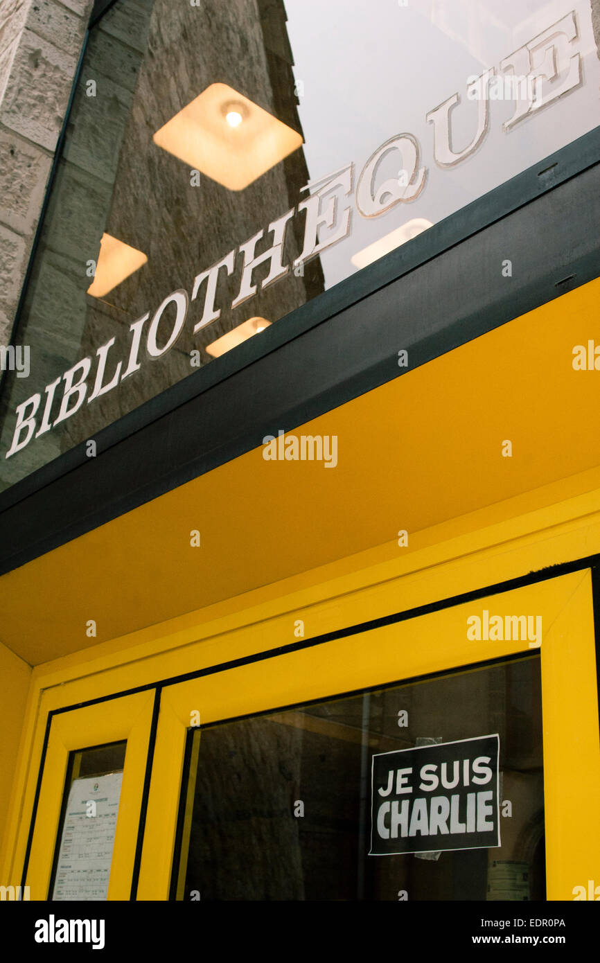 Charlie hebdo paris je suis charlie hi-res stock photography and images ...