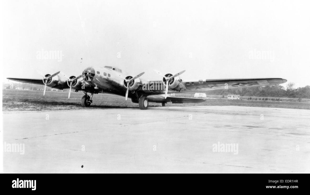 The Boeing B-17C Flying Fortress was an iconic heavy bomber used during ...