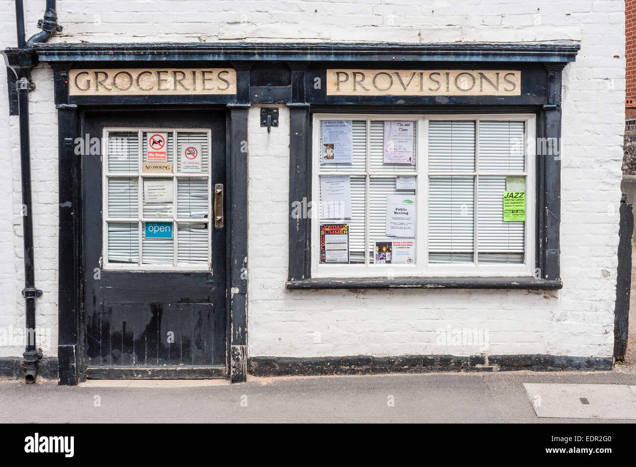 Village shop exterior hi-res stock photography and images - Alamy