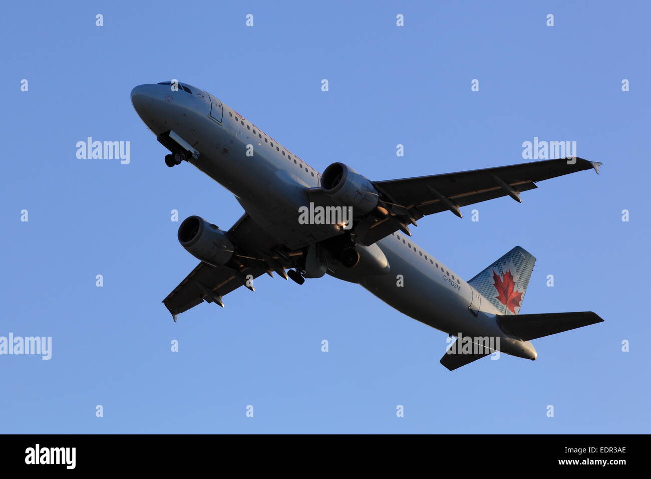Airbus a320 landing gear hi-res stock photography and images - Alamy
