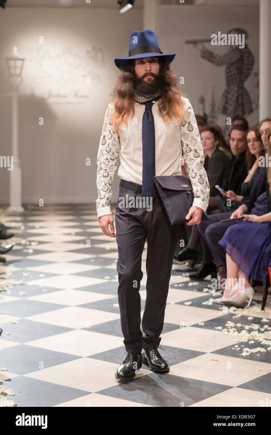 Mens designer hi-res stock photography and images - Alamy