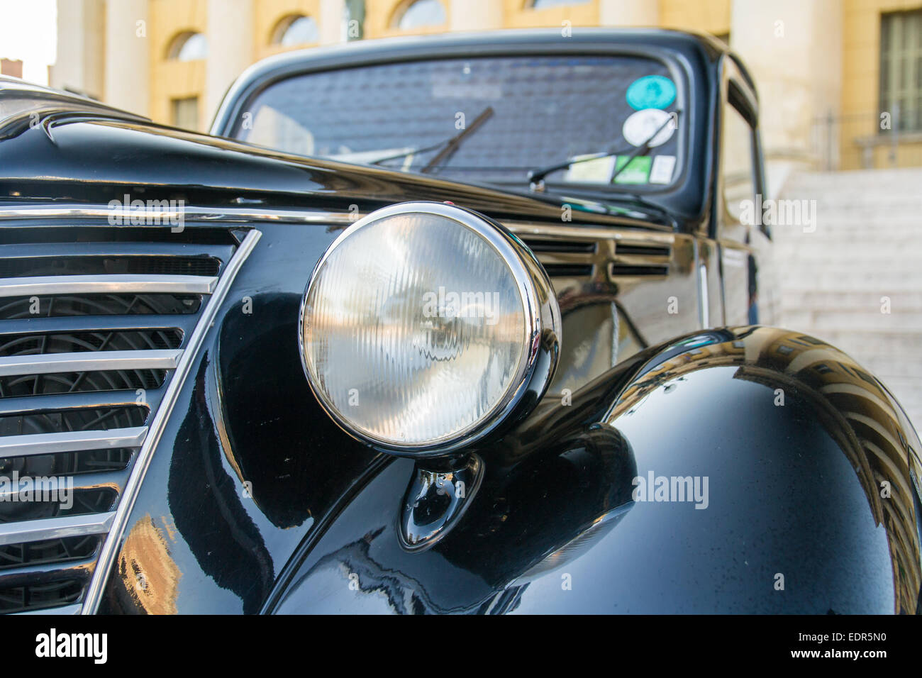 Antique car headlamp hi-res stock photography and images - Alamy