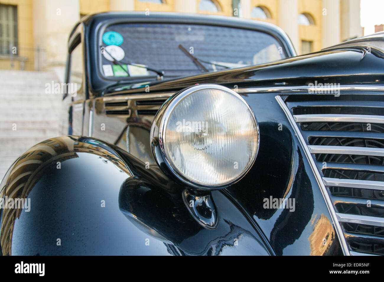 Antique car headlamp hi-res stock photography and images - Alamy