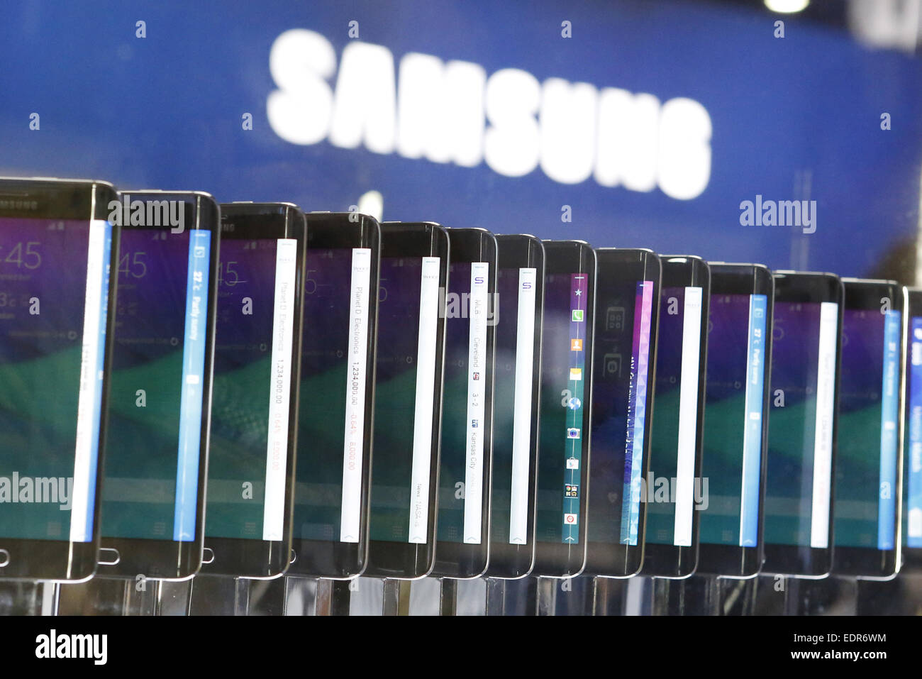 Las Vegas, Nevada, USA. 8th Jan, 2015. Samsung's smart phones are displayed at Las Vegas ...