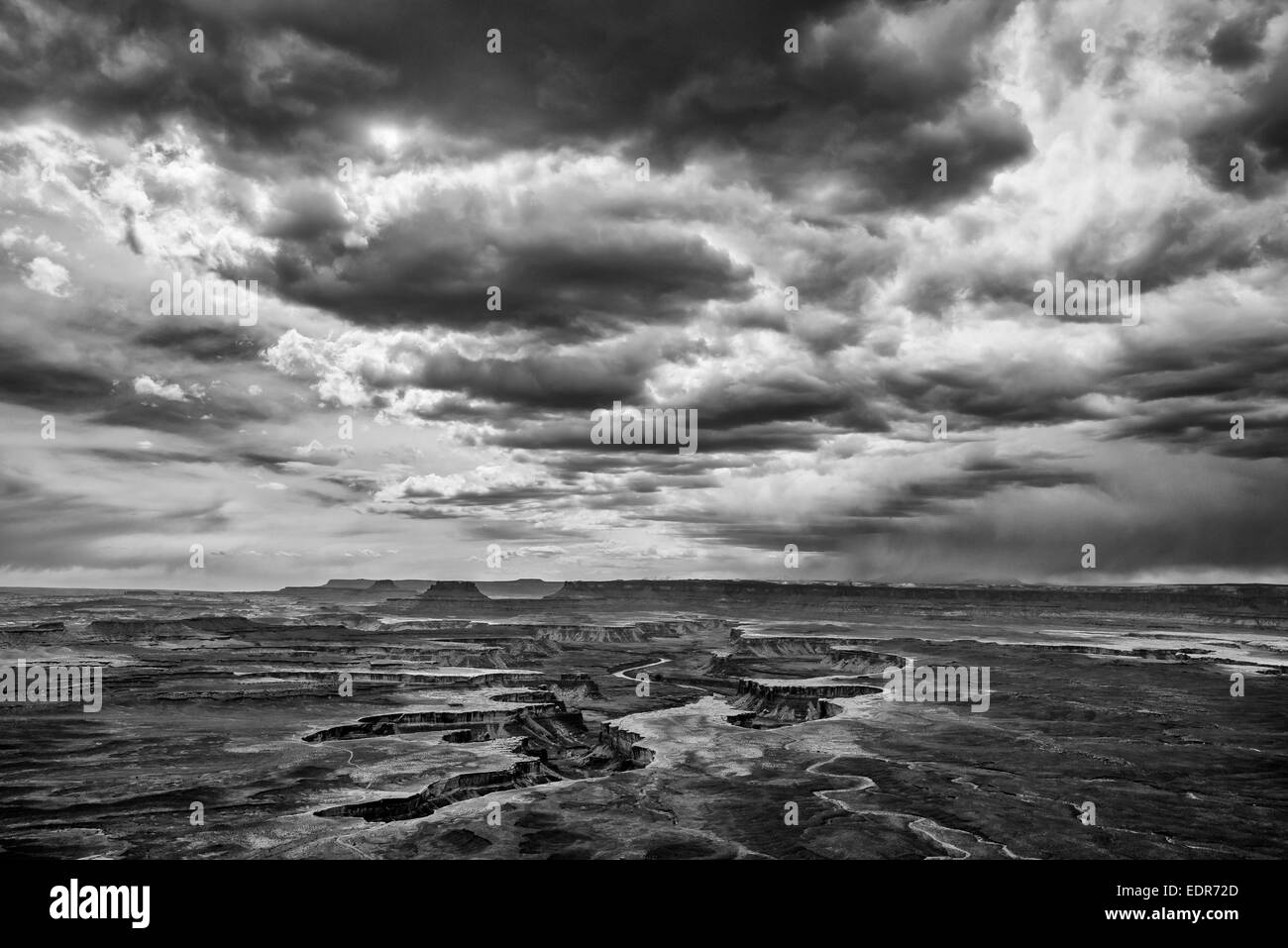 White rim hi-res stock photography and images - Alamy