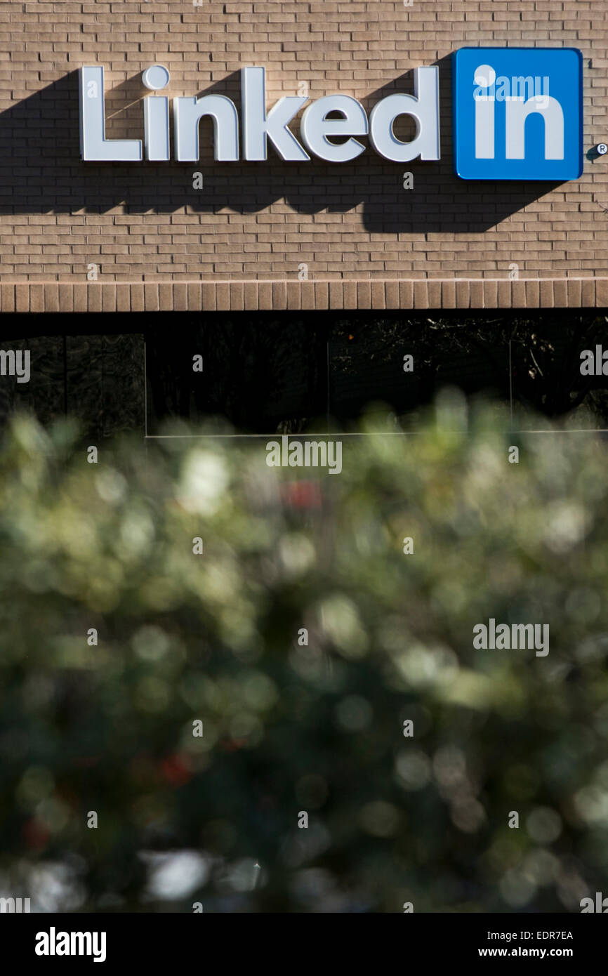 Linkedin headquarters in mountain view hi-res stock photography and ...