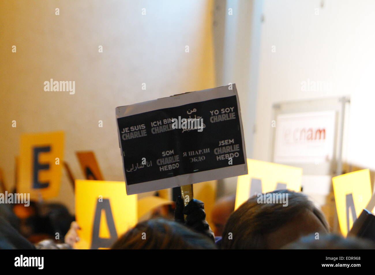 Athens, Greece. 8th Jan, 2015. A sign that reads ''Je suis Charlie' in ...