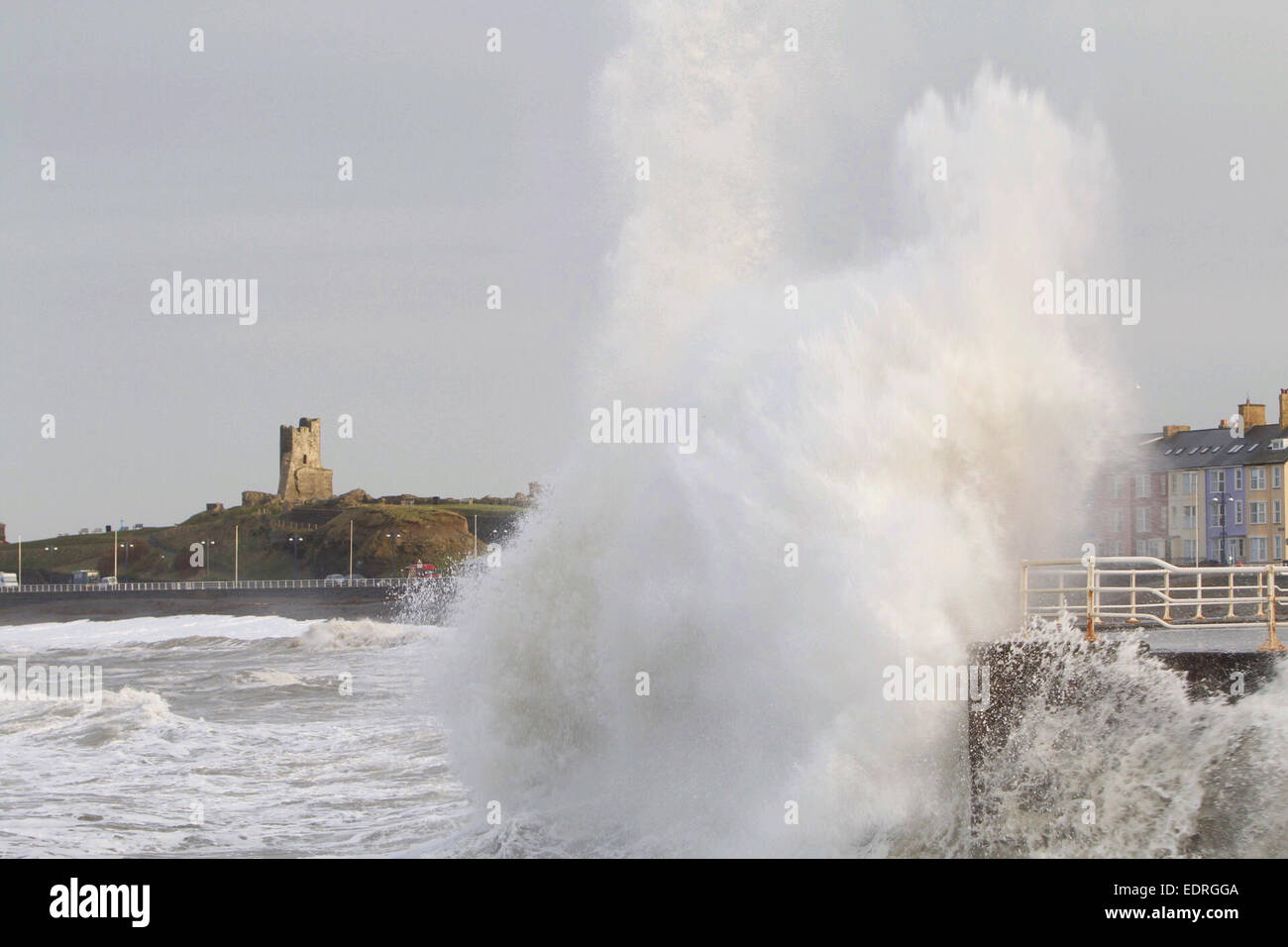 Aberystwyth, Wales, UK. 09th Jan, 2015. UK Weather: Strong winds bring ...