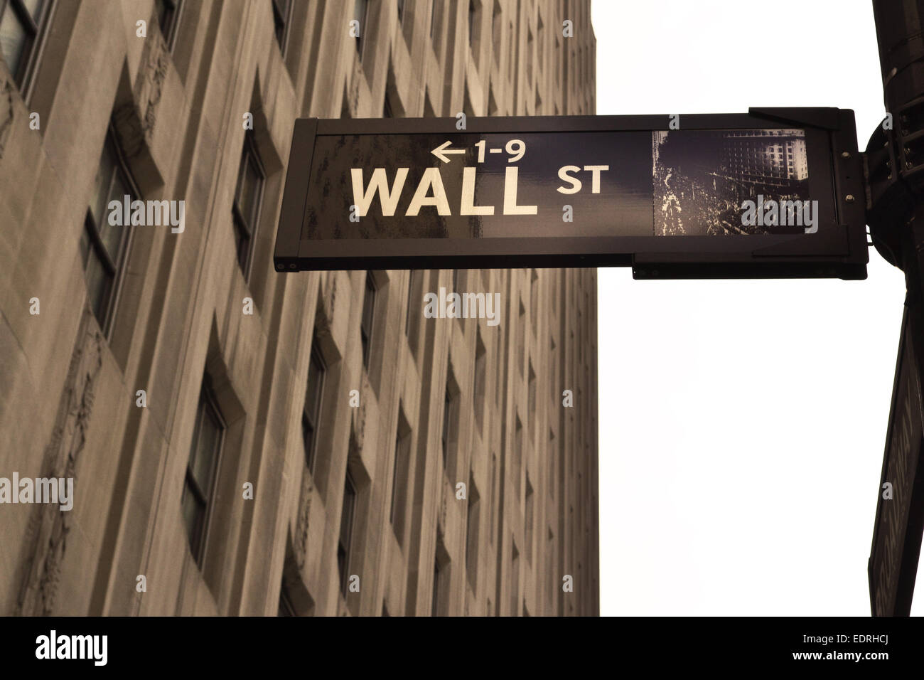 Dollar business wall street market hi-res stock photography and images ...