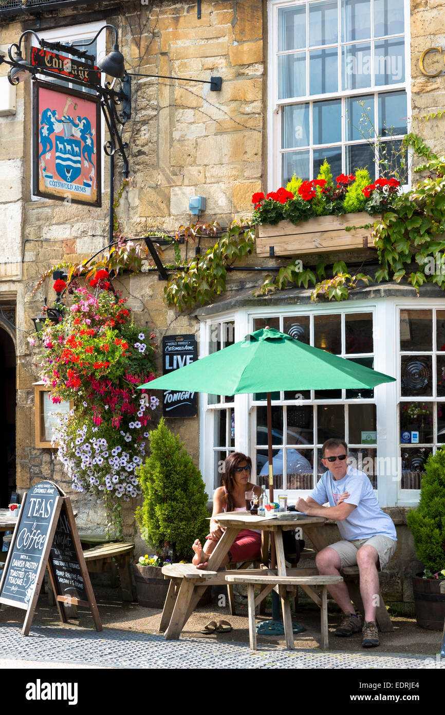 The Cotswolds Arms Stock Photos & The Cotswolds Arms Stock Images - Alamy
