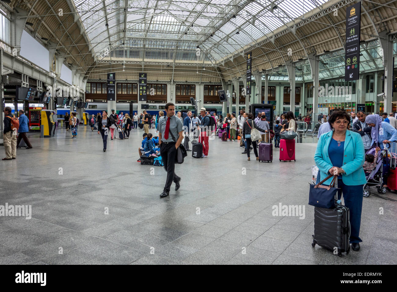 Lyon railway hi-res stock photography and images - Alamy