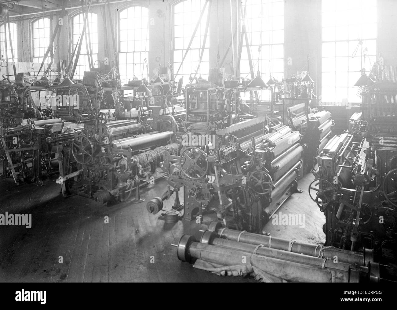 Paterson, New Jersey - Textiles. Idle looms in a cockroach shop. Note ...