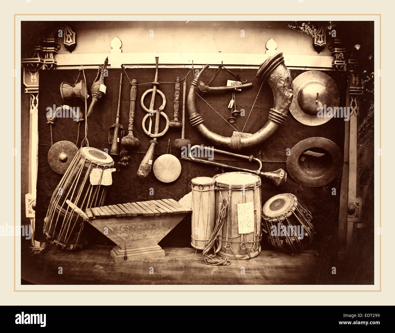 Still life with musical instruments hi-res stock photography and images ...