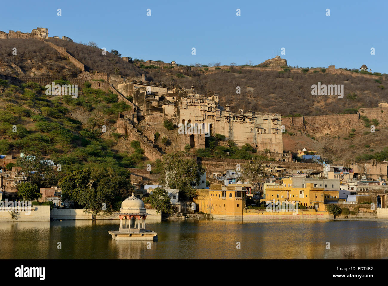 India, Rajasthan, Bundi, Mewar region, Nawal lake and the City Palace ...