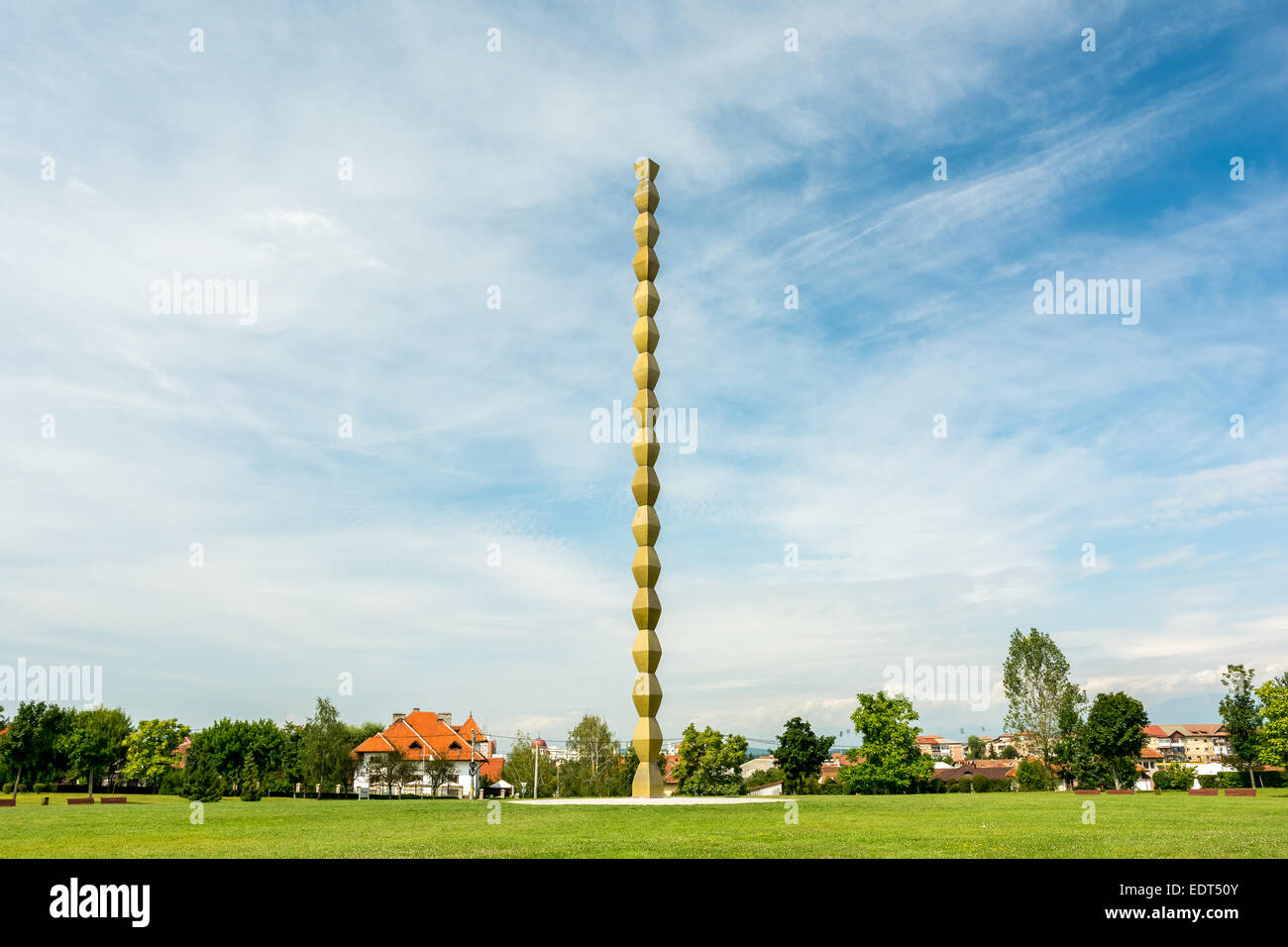 Brancusi endless column hi-res stock photography and images - Alamy